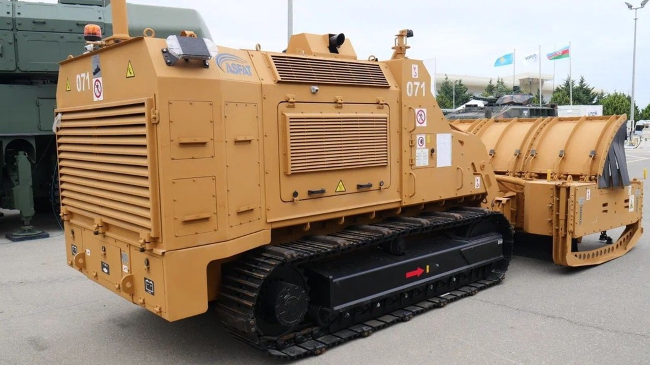 На оборонной выставке ADEX 2022 в Баку представили машину для ...